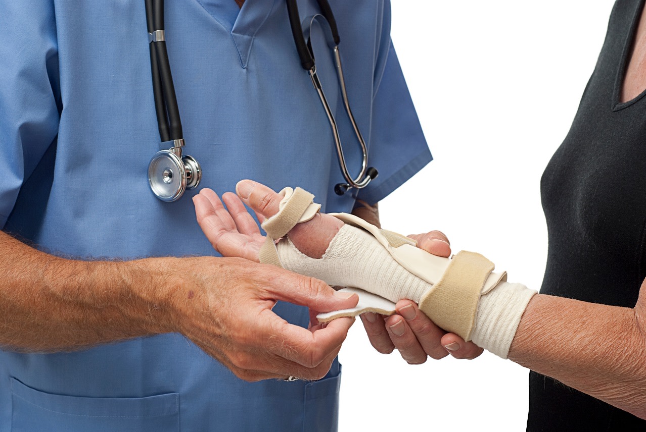 What Is A Splint And How Do You Apply One? | MyHealth1st